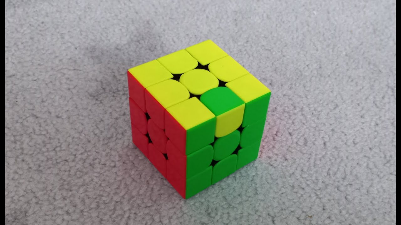 How to solve a flipped edge on a 3x3 Rubik's cube (Beginner method ...