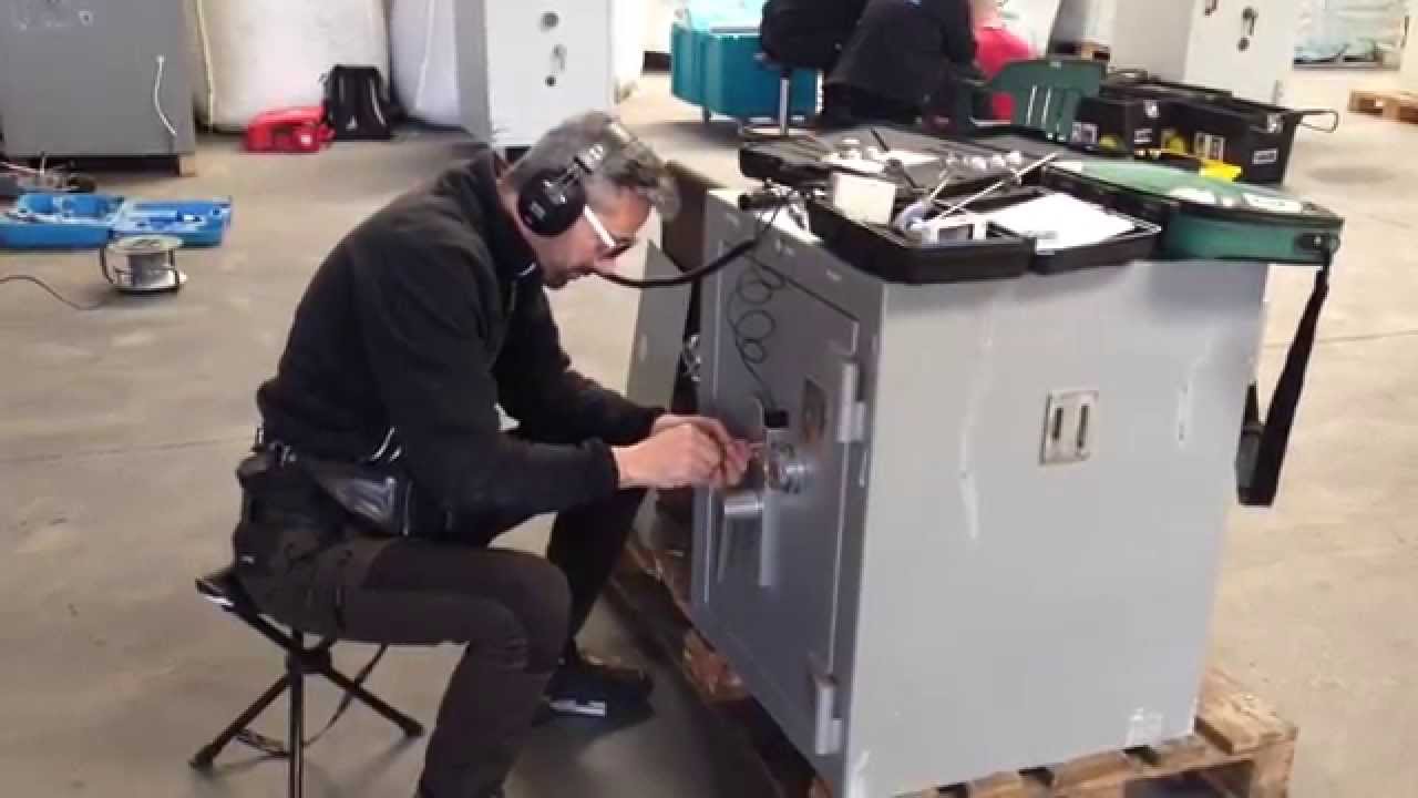 MAUER 7111 DECODE - YouTube