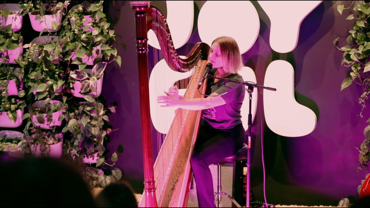 Kate Wilde - "Entwined" live at Sofar Sounds, Portland OR - 5.20.23 ...