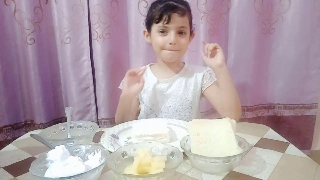 Anamta khan ny bnaya mazydar easy cake for kids - YouTube
