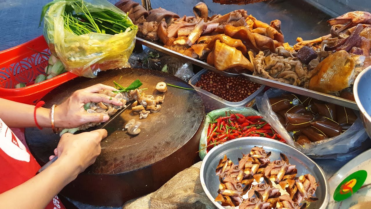 Amazing Cheap Street Food Stalls, Phnom Penh Street Food Market Tour ...