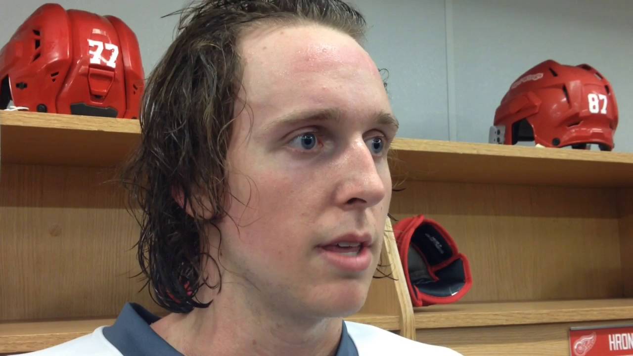 Dan Renouf wants to follow Danny DeKeyser's path to NHL - YouTube