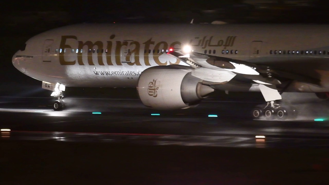 Emirates 777-300ER night take off scene at Tokyo Narita Int'l Airport ...