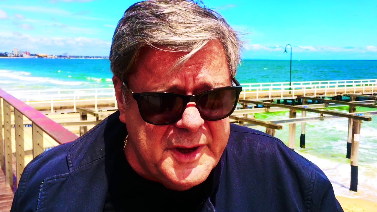 Tim Watson-Munro on Julian Knight. - YouTube