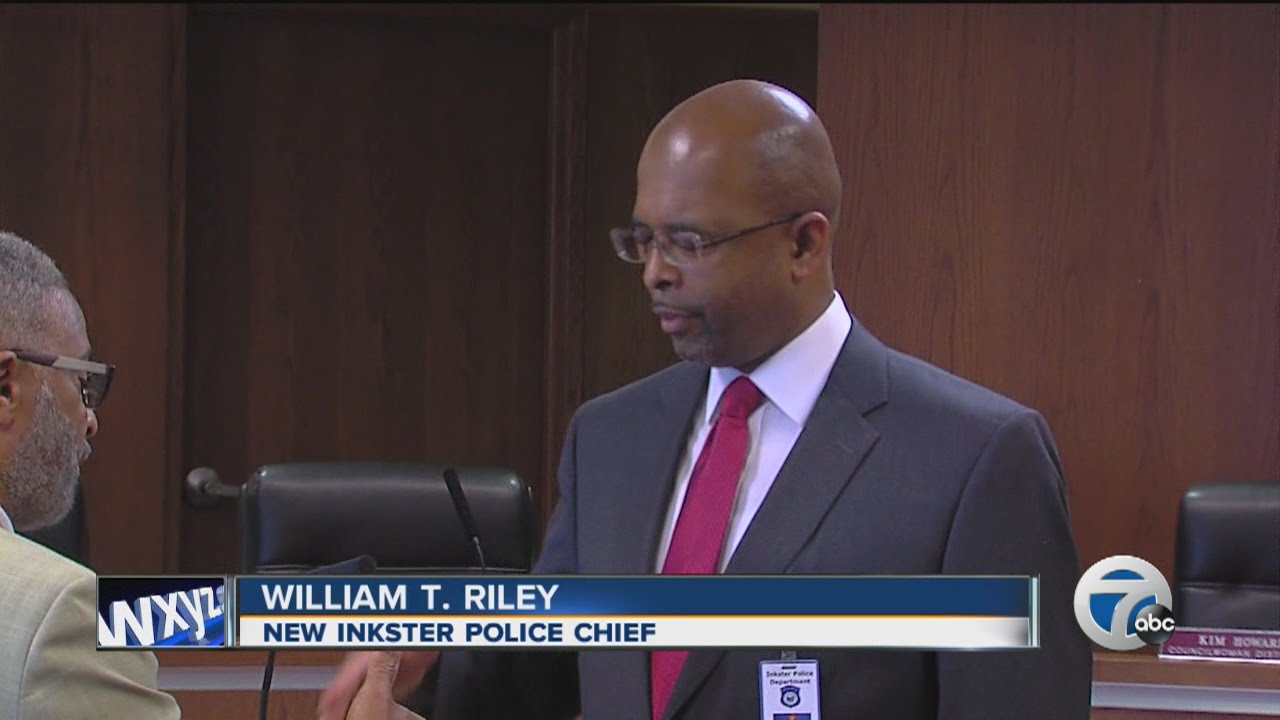 New Inkster Police Chief sworn into duty - YouTube