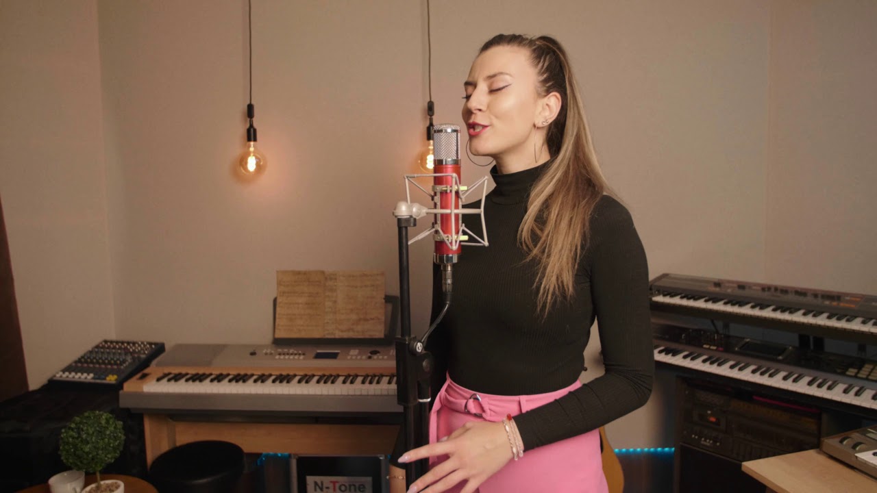 Strazile din Bucuresti - florianrus, MIRA | Cover | Andreea Vilcan ...