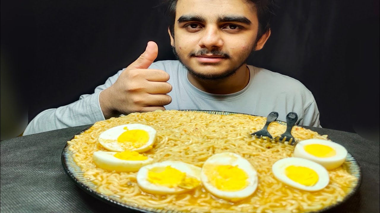 ASMR EATING 5 PACK OF CHICKEN MAGGI NOODLES 4 BOIL EGG INDIAN MAGGI ...