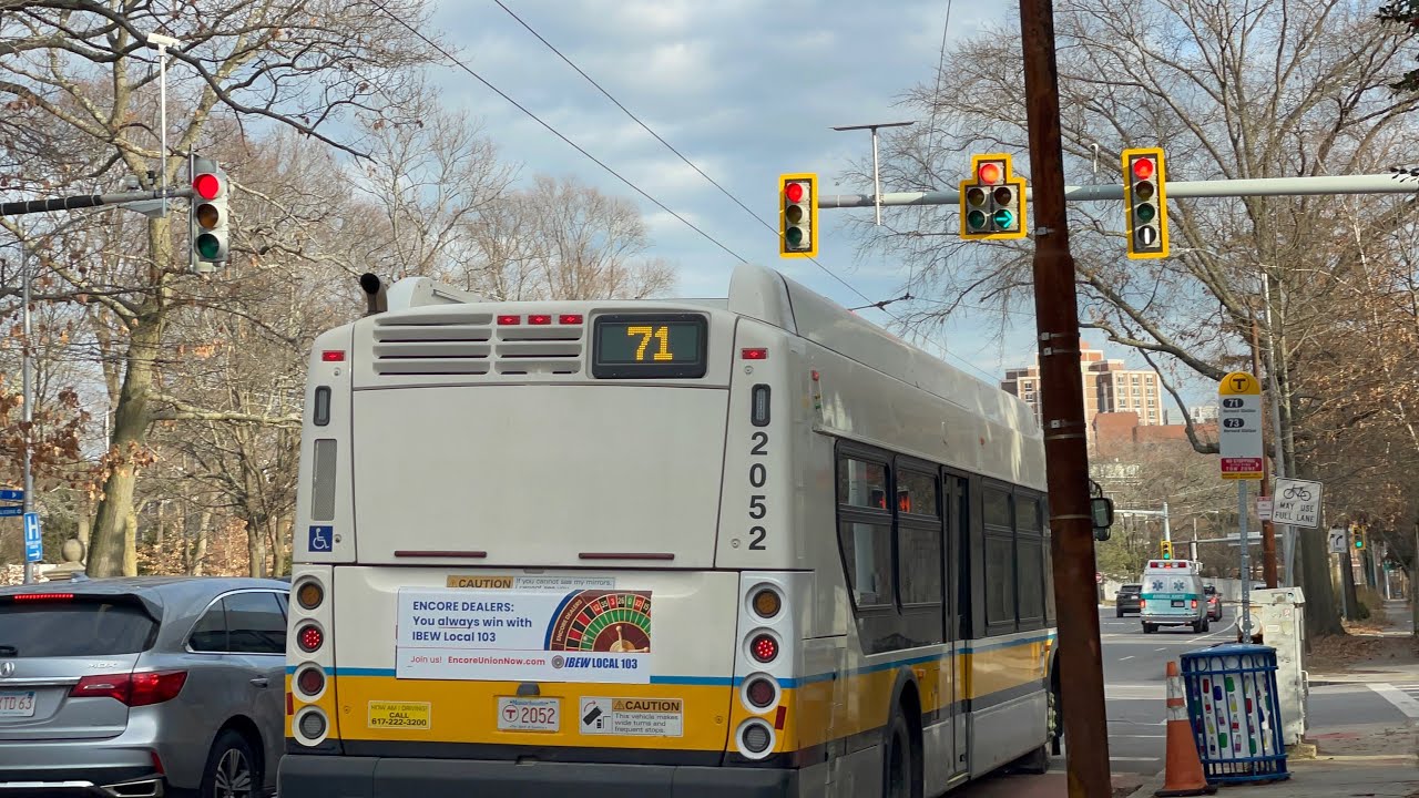 Bus queue jump signal in Cambridge, MA - YouTube