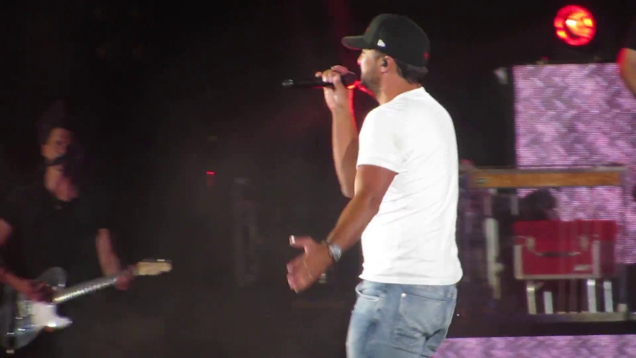Luke Bryan singing Play it Again in Concert at Fenway Park 7/6/18 - YouTube