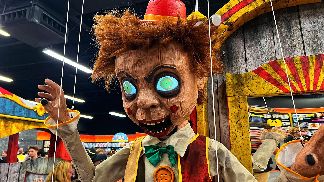 Bobby Strings | Spirit Halloween 2024 Animatronic In-Store Demo - YouTube