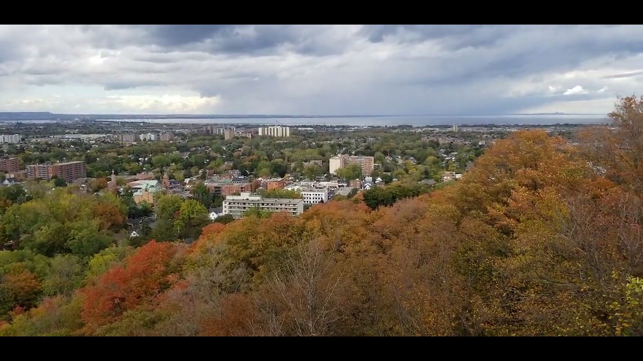 FALL COLORS IN HAMILTON, ONTARIO, CANADA - YouTube