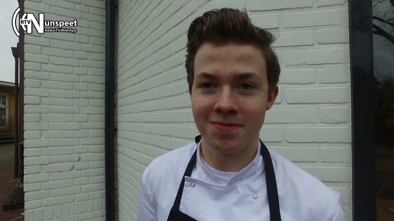 Stagiair Jan Zoet maakt desserttaart bij Bakker Piet - YouTube