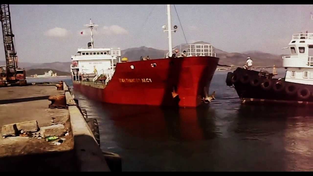 Ship's generated sideways current. Observation from a small tanker ...