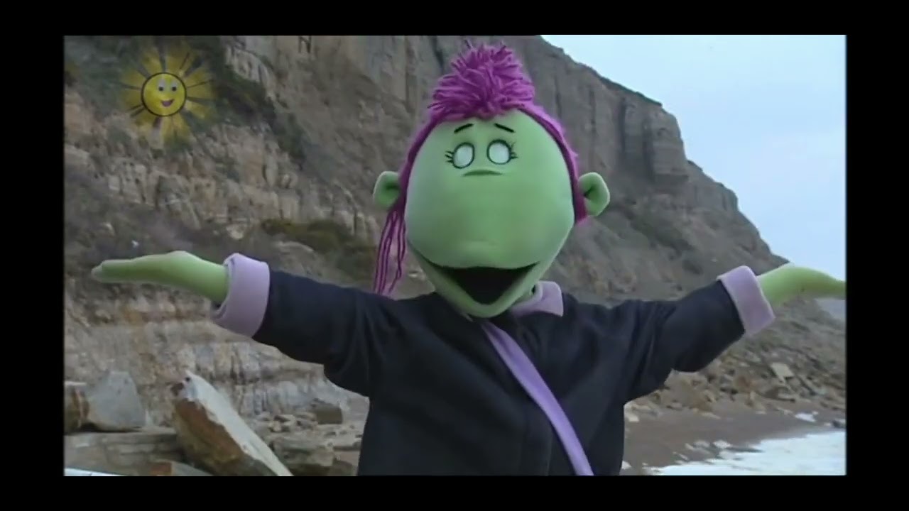 Judy is at the seaside to take photos of cliffs | Tweenies (2000) - YouTube