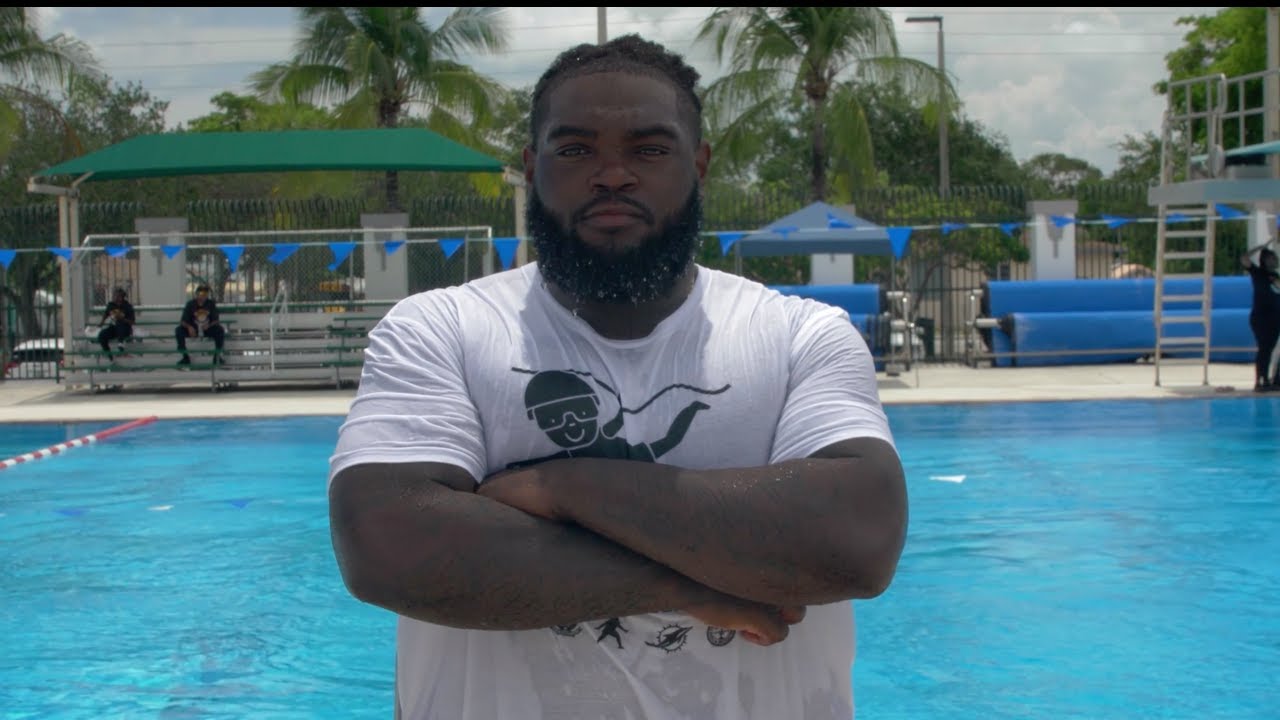 Meet Solomon Kindley, The NFL's "Big Fish" - YouTube