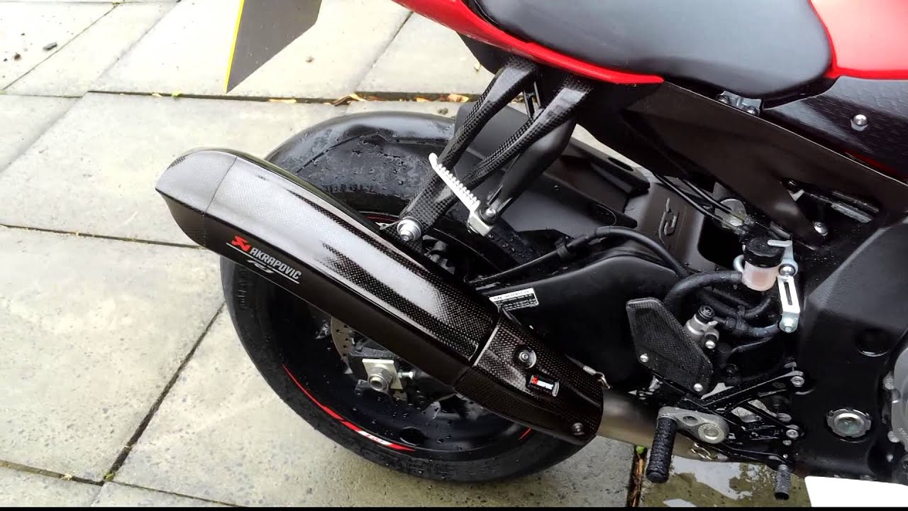 R1 2015 with Akrapovic Evo exhaust - YouTube