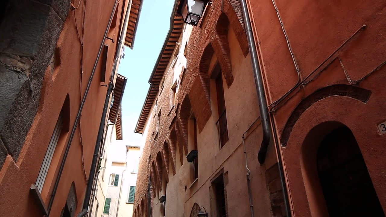 Il centro storico di Umbertide - YouTube