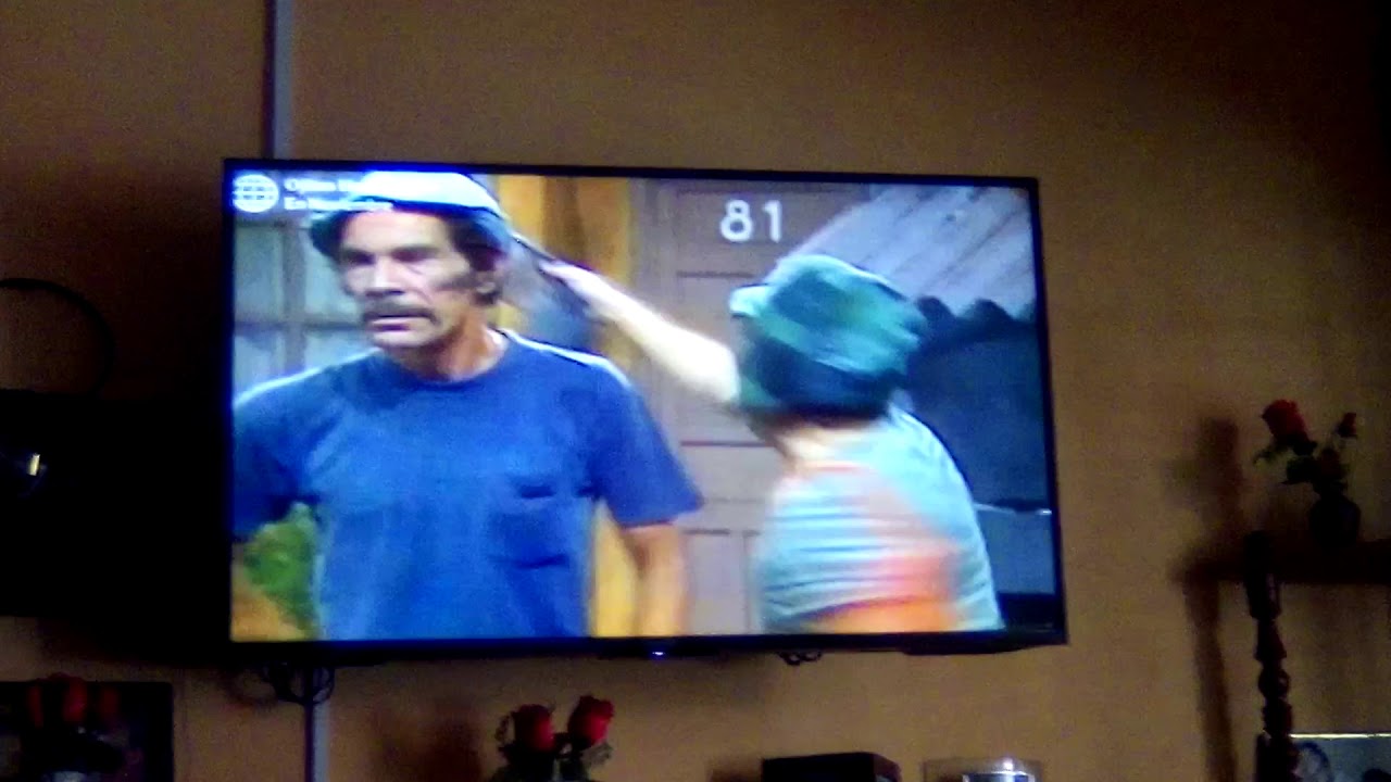 El chavo golpea a don ramon - YouTube