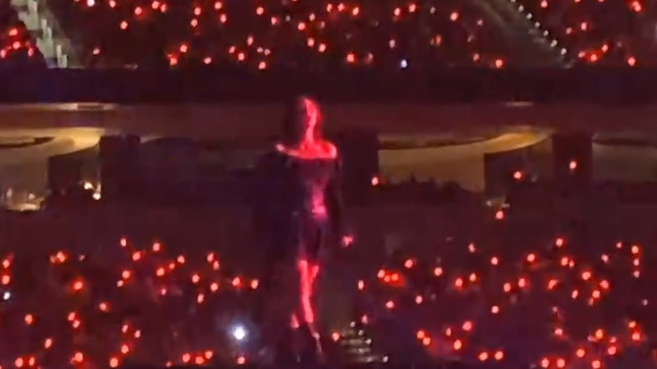 JIHYO - Nightmare (230611 TWICE READY TO BE IN LA SoFi Stadium) - YouTube