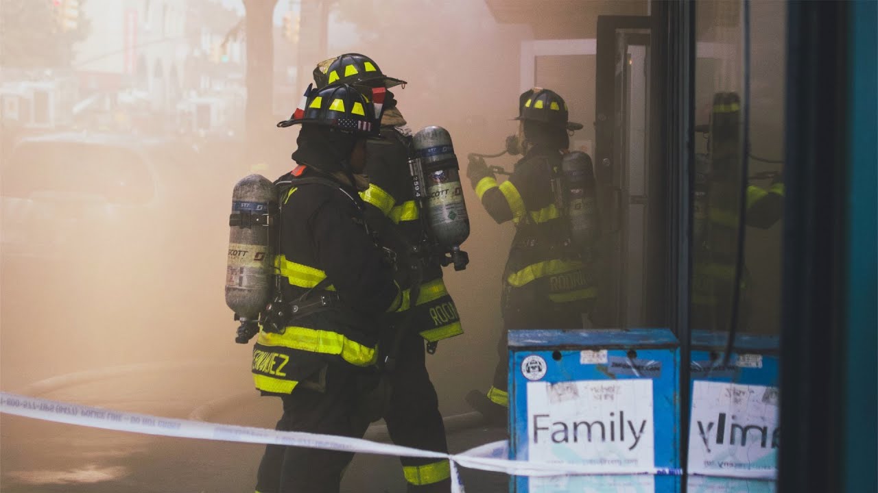 FDNY Battles Smokey 3rd Alarm Commercial Fire on Grand Ave in Maspeth ...