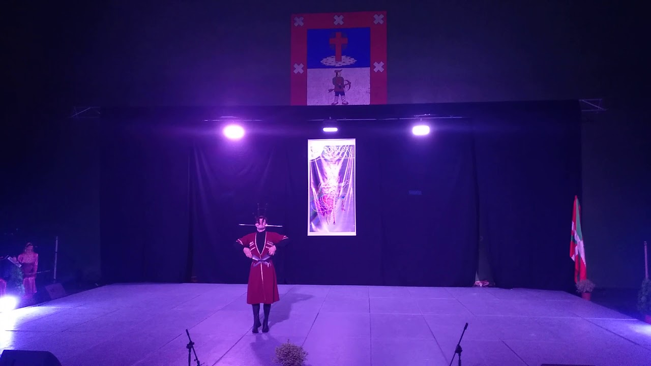 OSSETIAN DAGGER DANCER - YouTube