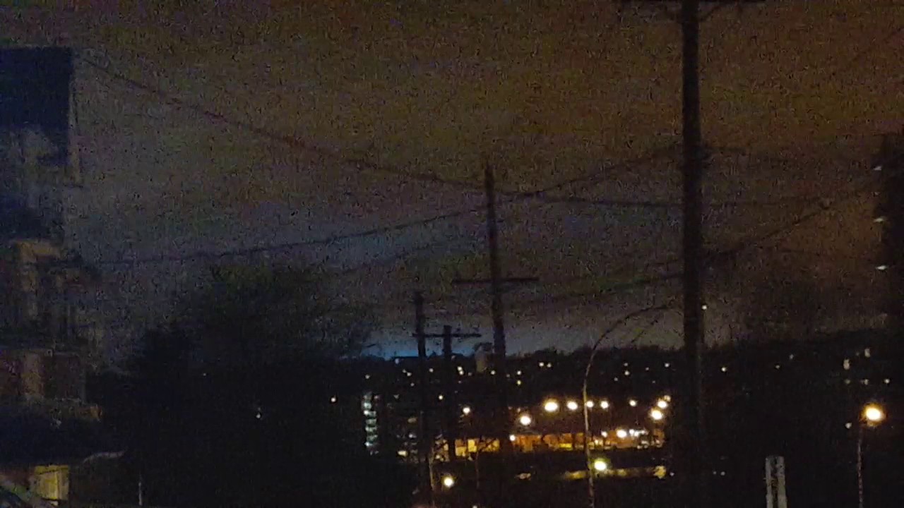Strange Blue Light in the Sky Surrey, B.C. - March 9,2017 - YouTube