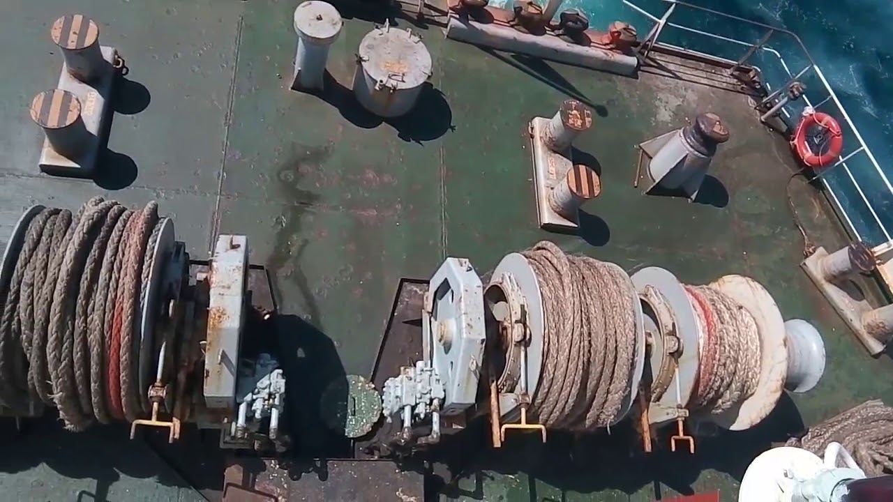 Aft winch in ship - YouTube