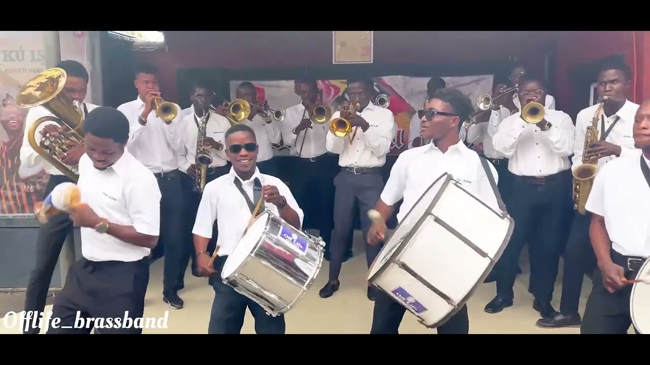 Teni - Case(Brass Band Version) |Offlife brass band. - YouTube