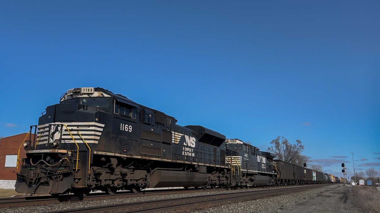 Railfanning the NS Chicago Line/Dearborn Division, Day 4- Trains around ...