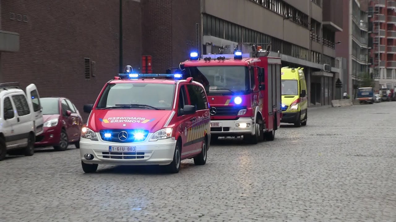 Officier + Autopompe + Ambulance - Pompiers Bruxelles - YouTube
