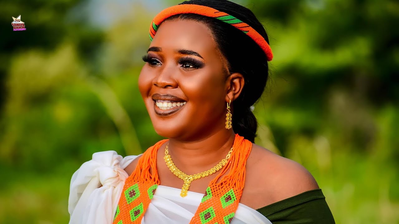 Shilluk Song Obaj Barget ( Thomas Aban ) - YouTube