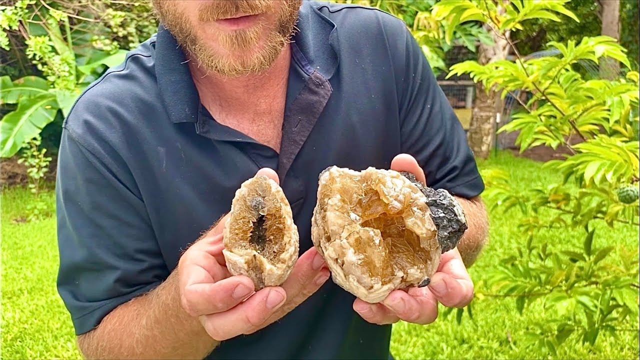 FINDING FOSSILIZED CLAMS WITH CALCITE CRYSTALS INSIDE THEM! BEST ...