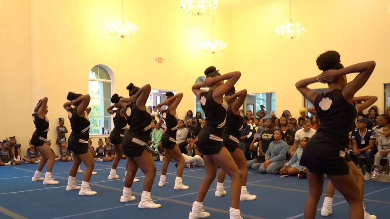 Ep. 25 "THE WILDCAT CHEERLEADERS PERFORM AT THE CUC SHOWCASE!" - YouTube