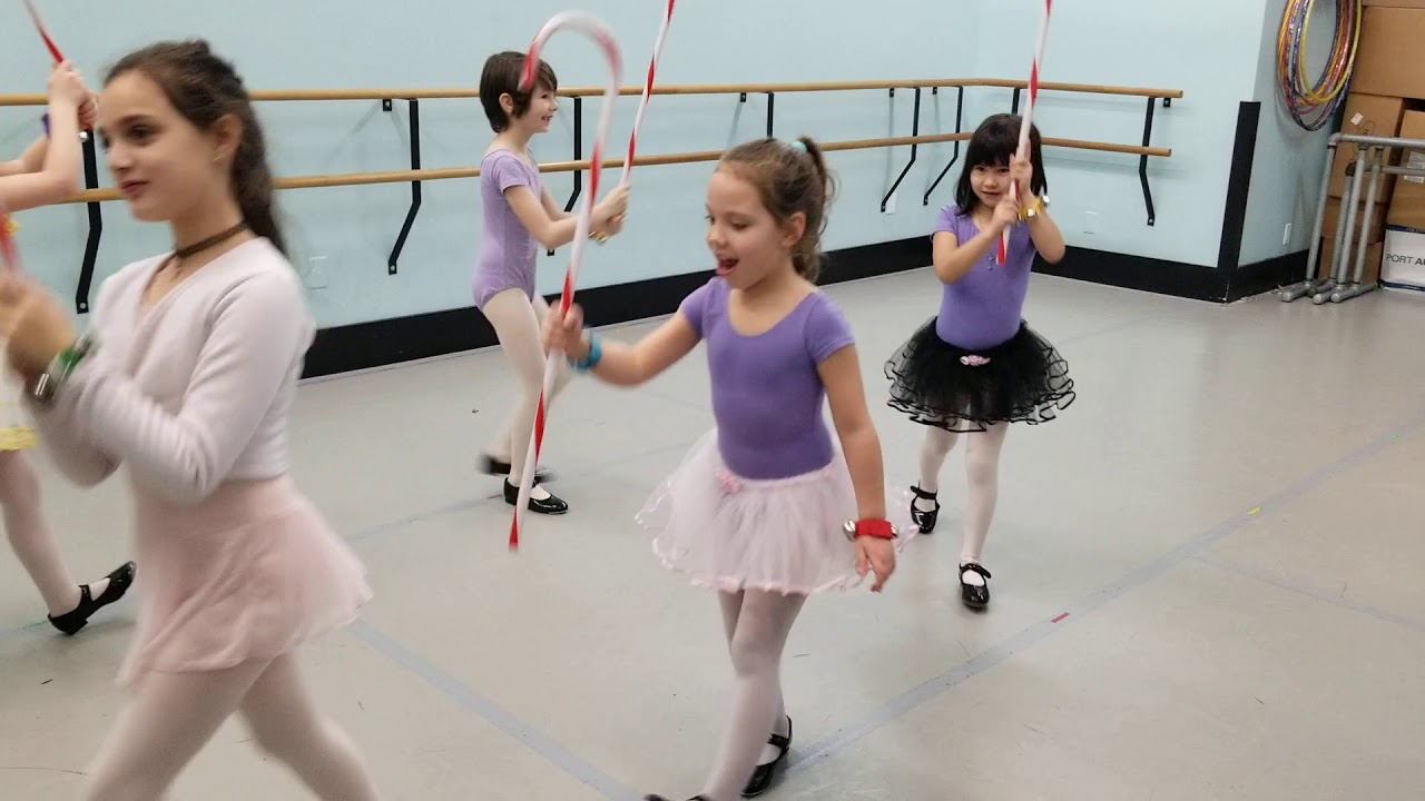 Chio's dance routine - YouTube