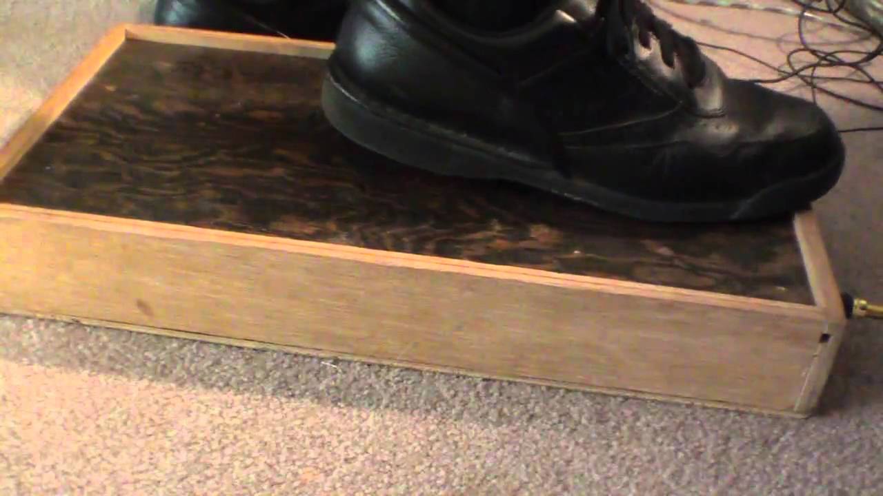 kalijah's Stomp Box - YouTube