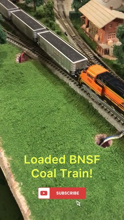 N scale BNSF loaded coal train! #bnsf #railfaning - YouTube