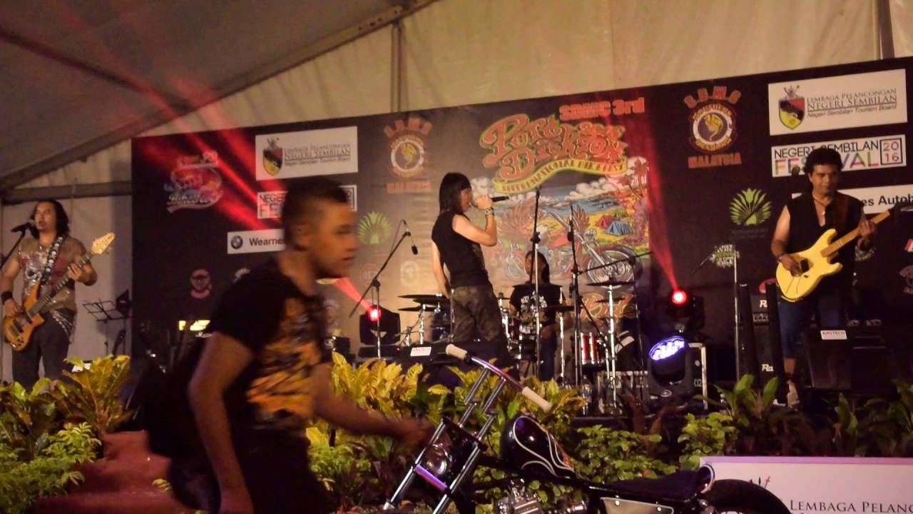 Satira - Holy Diver (Dio cover) - YouTube
