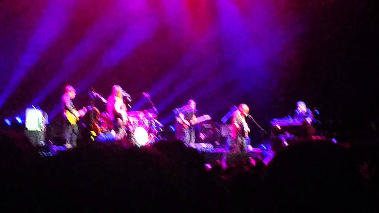 Ben Howard - Time Is Dancing (Live @ Radio City Music Hall in NYC - 09 ...