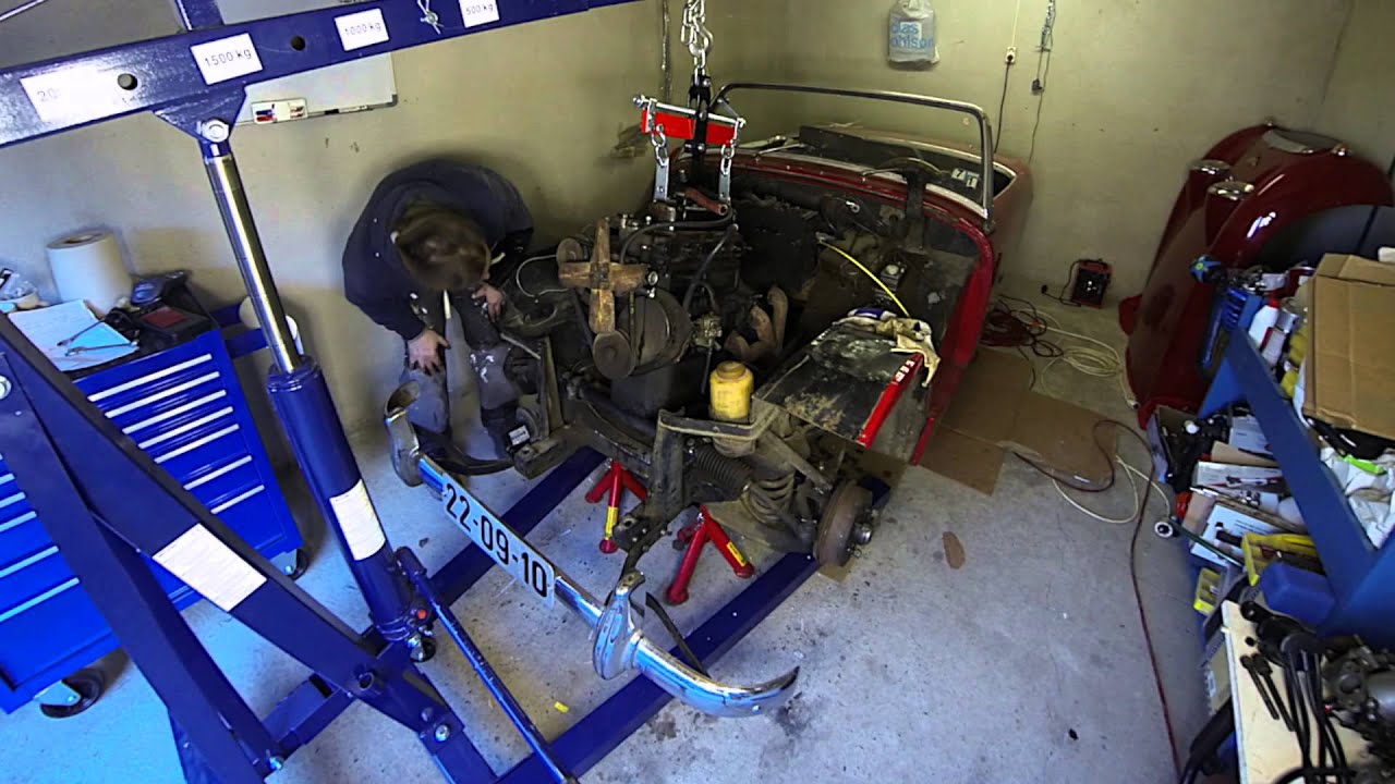 FrogVlog part3 948 BMC A series engine removal - YouTube