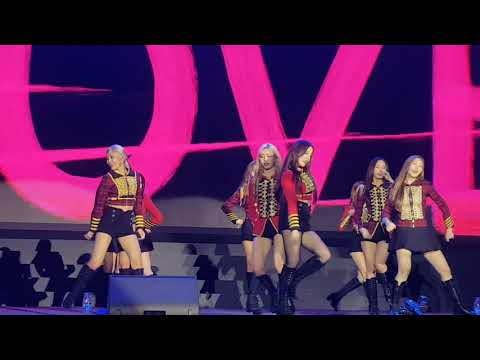 Momoland-Uh Gi Yeo Cha Remix (fancam)