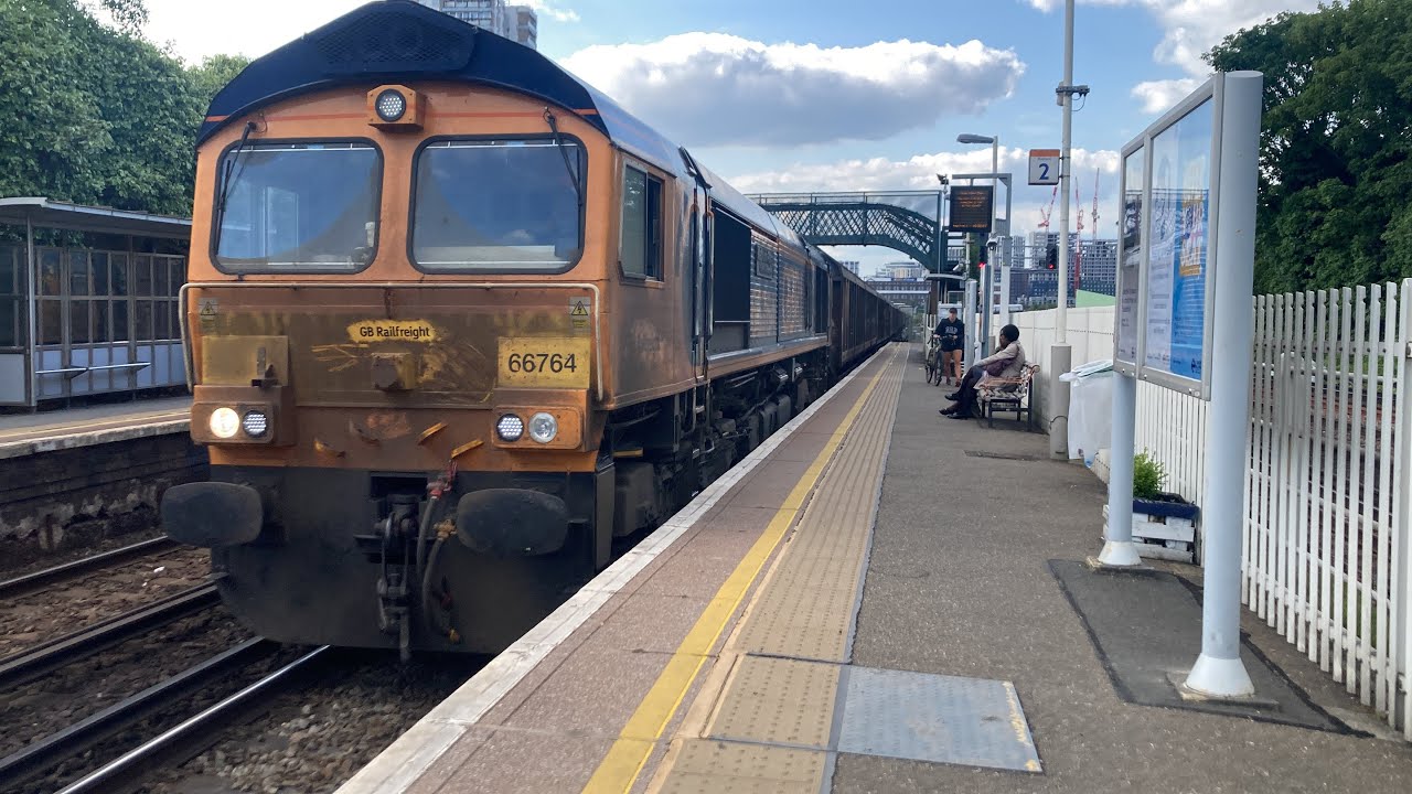 GBRF Class 66 66764 at Wandsworth Road - YouTube
