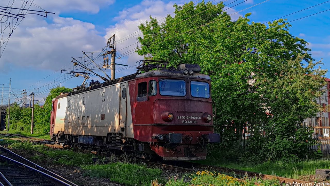 EA 708, a depoului Cluj Napoca, executând manevra de retragere în ...