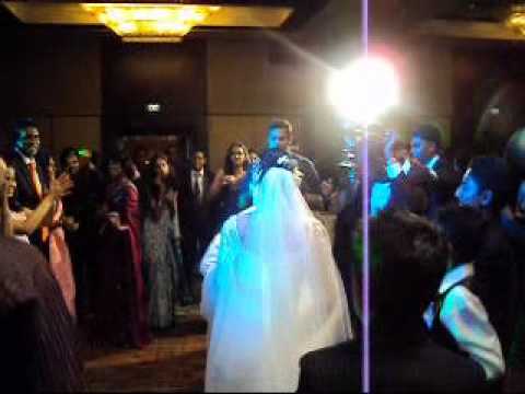 Sri Lankan Wedding Baila Dance (Lakmini & Ashan).wmv - YouTube