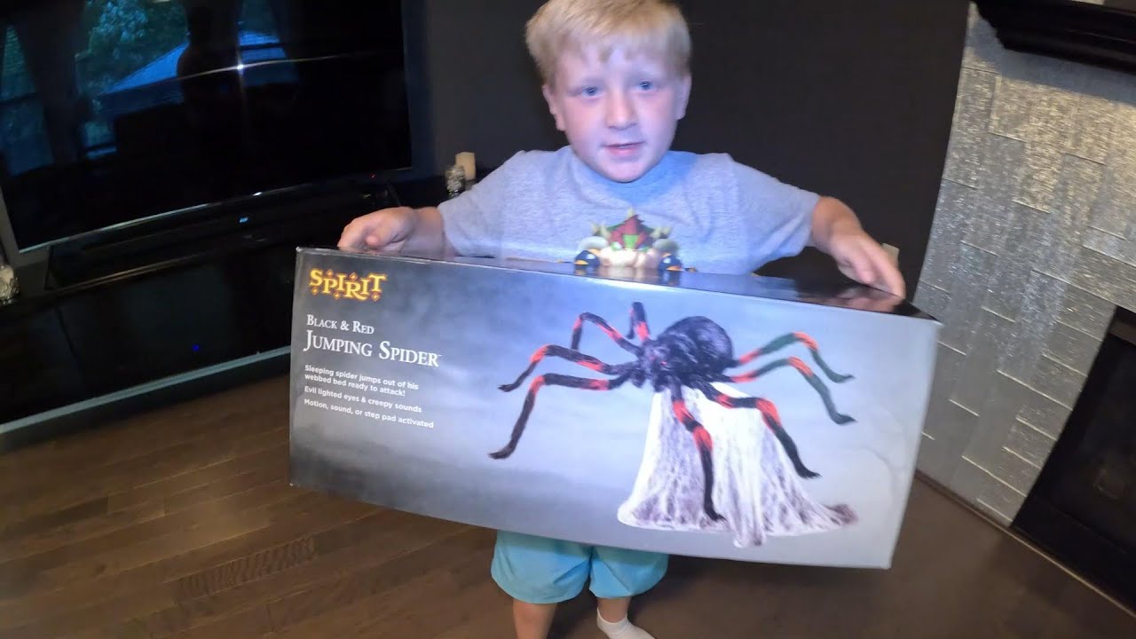 Lucky Luc Videos - JUMPING SPIDER Spirit Halloween Animatronic - YouTube
