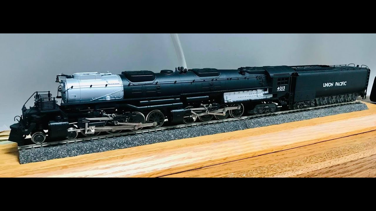 It's Alive: Rivarossi UP Class 4000 “Big Boy” #4013 pulling Trix UP ...