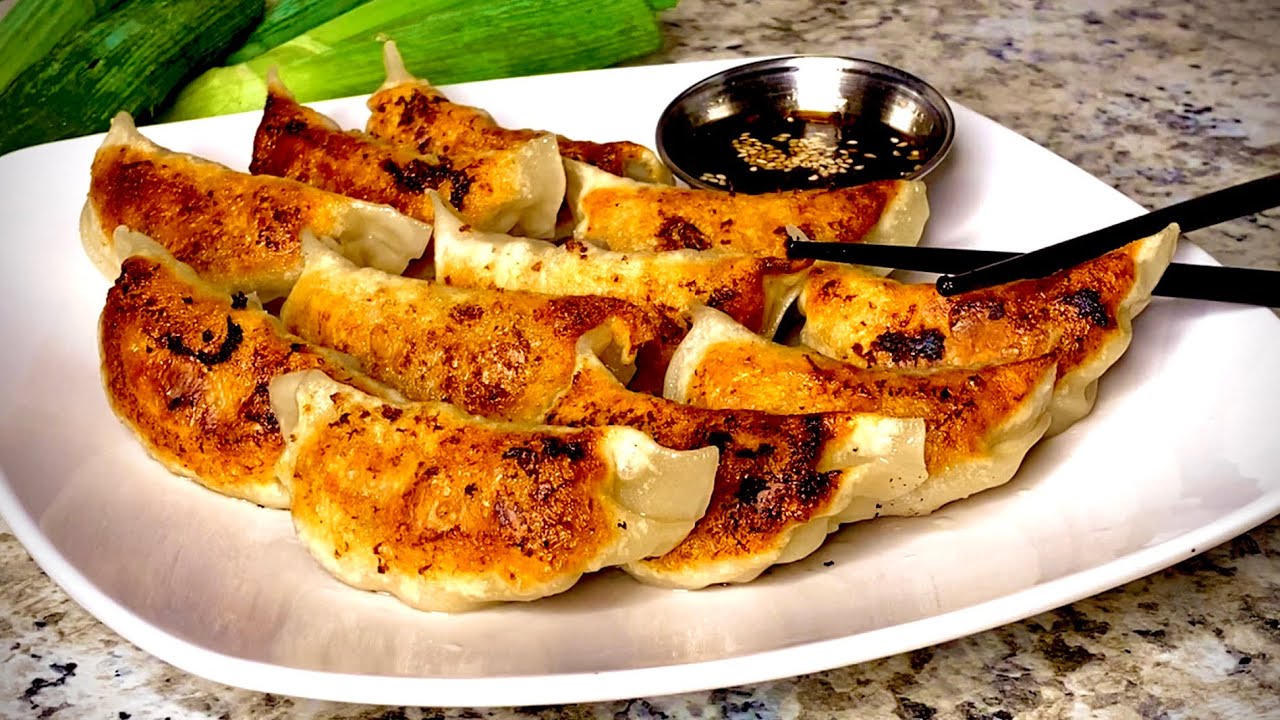 How to make- The best Gyoza (Japanese meat and vegetable dumpling) with ...
