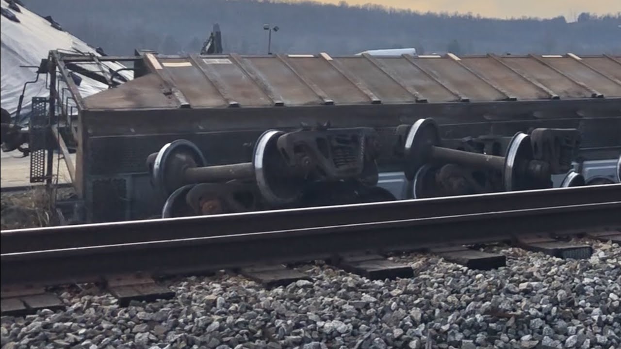 HUGE Train Derailment, CSX Main Line Train Wreck, Train Hits Parked ...