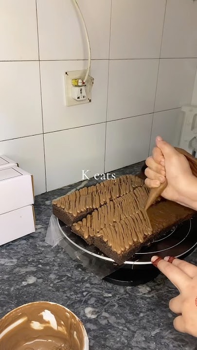 #k___eats #cakes #cupcakes #bento #brownies #lavasahak #umrahcake #shorts - YouTube