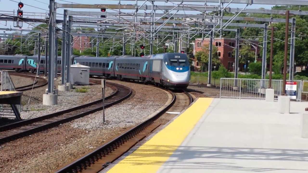 Northeast Corridor Amtrak arriving at Providence Station - YouTube