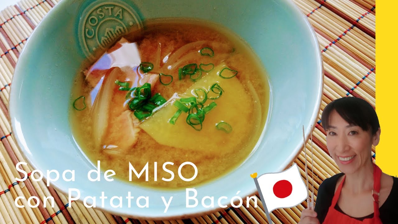Sopa de miso moderno con patata,cebolla y bacón. Comida japonesa ...